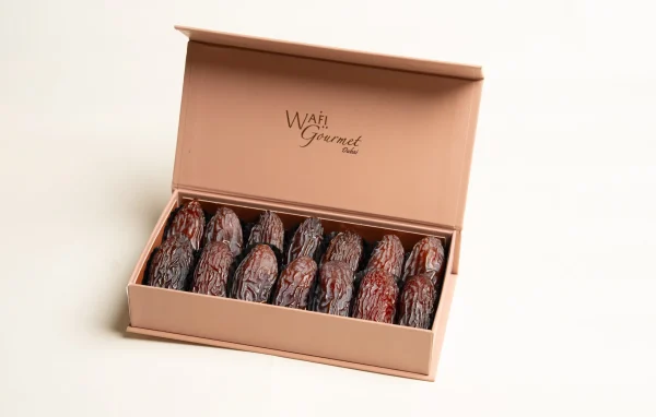 WG MAJDOUL DATES SEEDLESS MAGNET GIFT BOX SML - Wafi Gourmet ...
